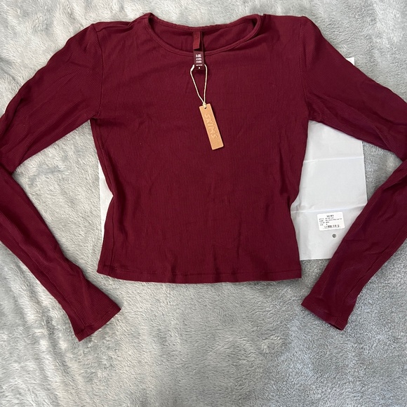SKIMS | Tops | Nwt Skims Top | Poshmark